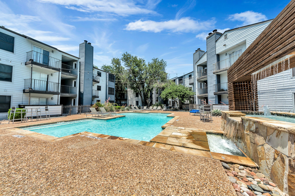 Azure Urban Living Apartments | Dallas Tx