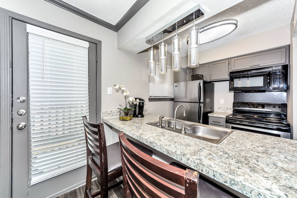 Azure Urban Living Apartments | Dallas Tx