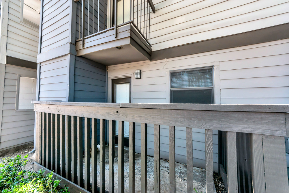 Azure Urban Living Apartments | Dallas Tx